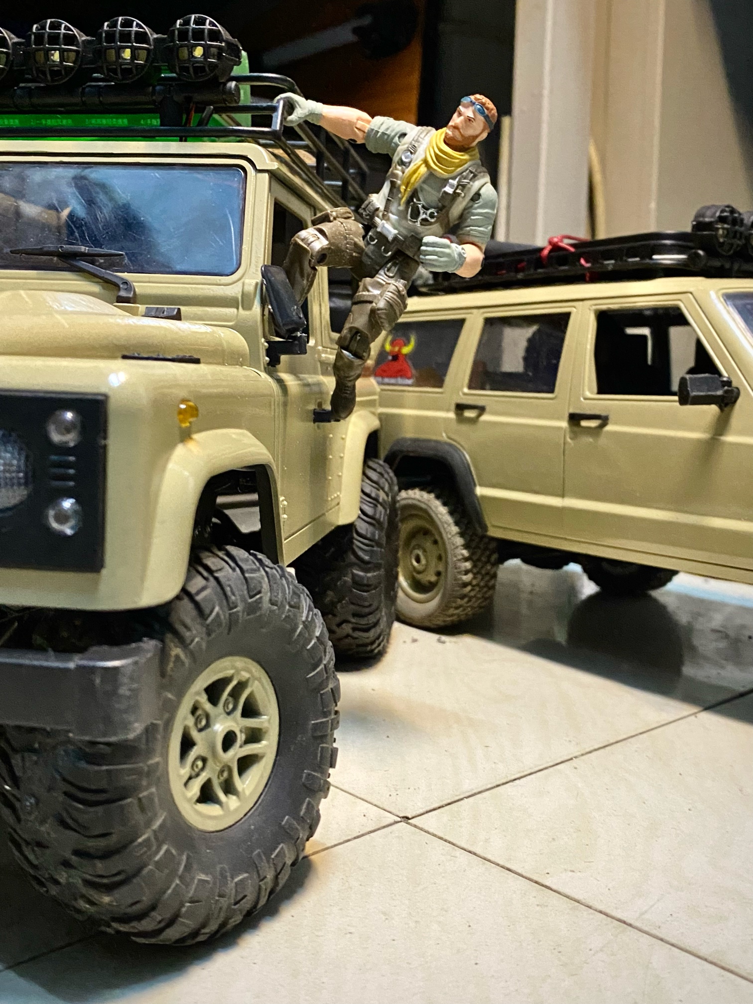 RCFans论坛 《做个车队出去露营》莽牛mn78和99s攀爬车改色！！！ - Powered by Discuz!